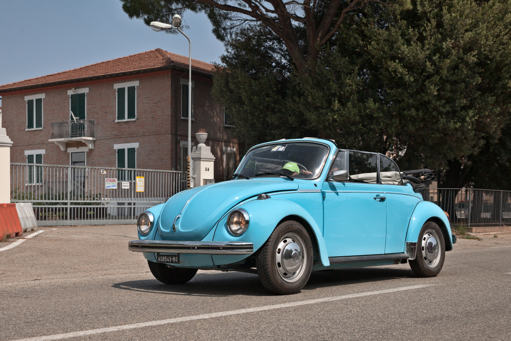 Istoria unei legende: Volkswagen Beetle - AUTOVIT Blog: Sfaturi auto ...